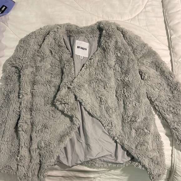 BB Dakota | Jackets & Coats | Extremely Soft Fluffy Bb Dakota Light ...